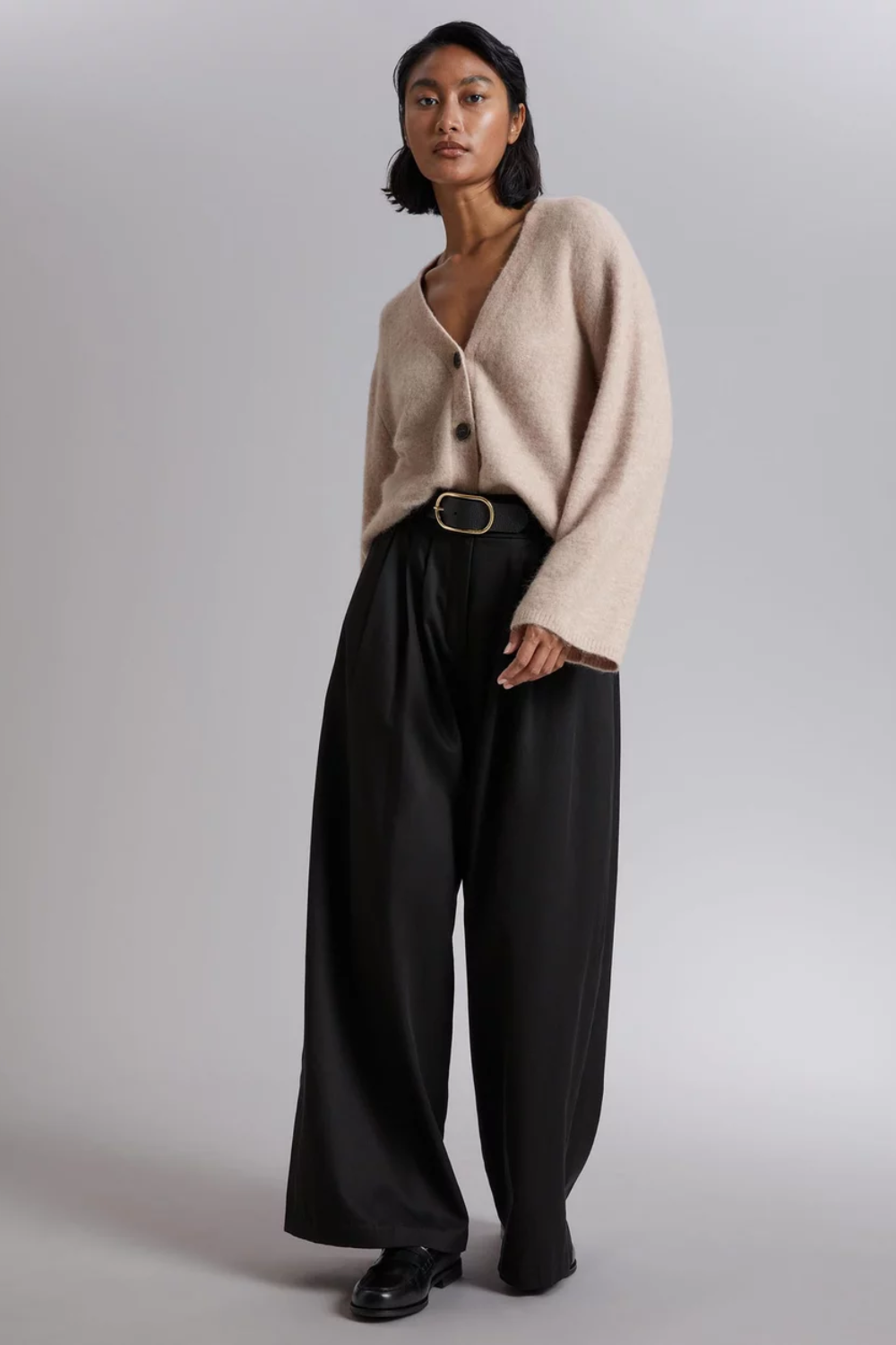 The Top 7 Oversized Cardigans to Add to Your Wardrobe in 2024 | WHO