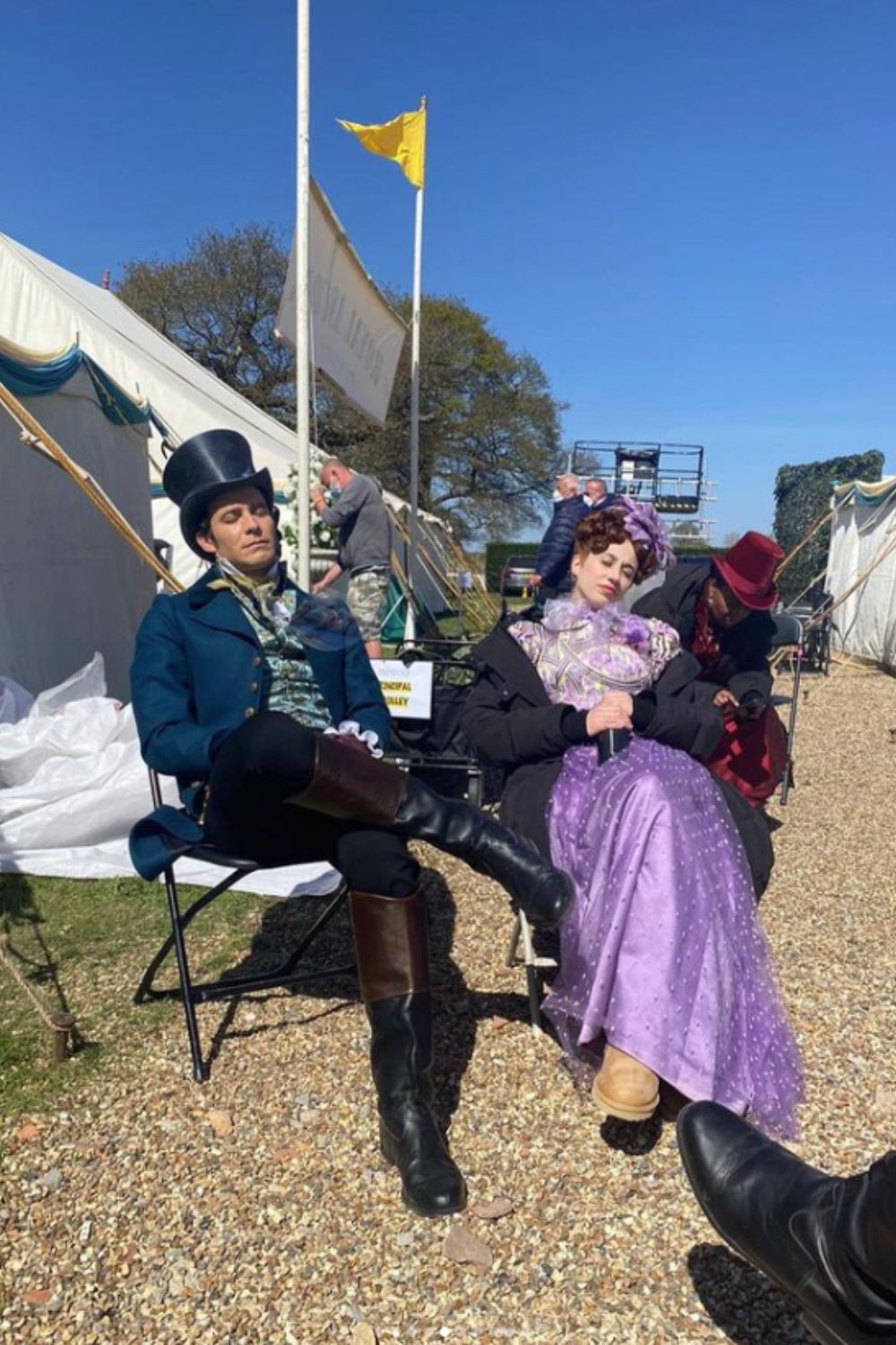 Luke Thompson and Harriet Cains Dating: Inside the Bridgerton Stars ...