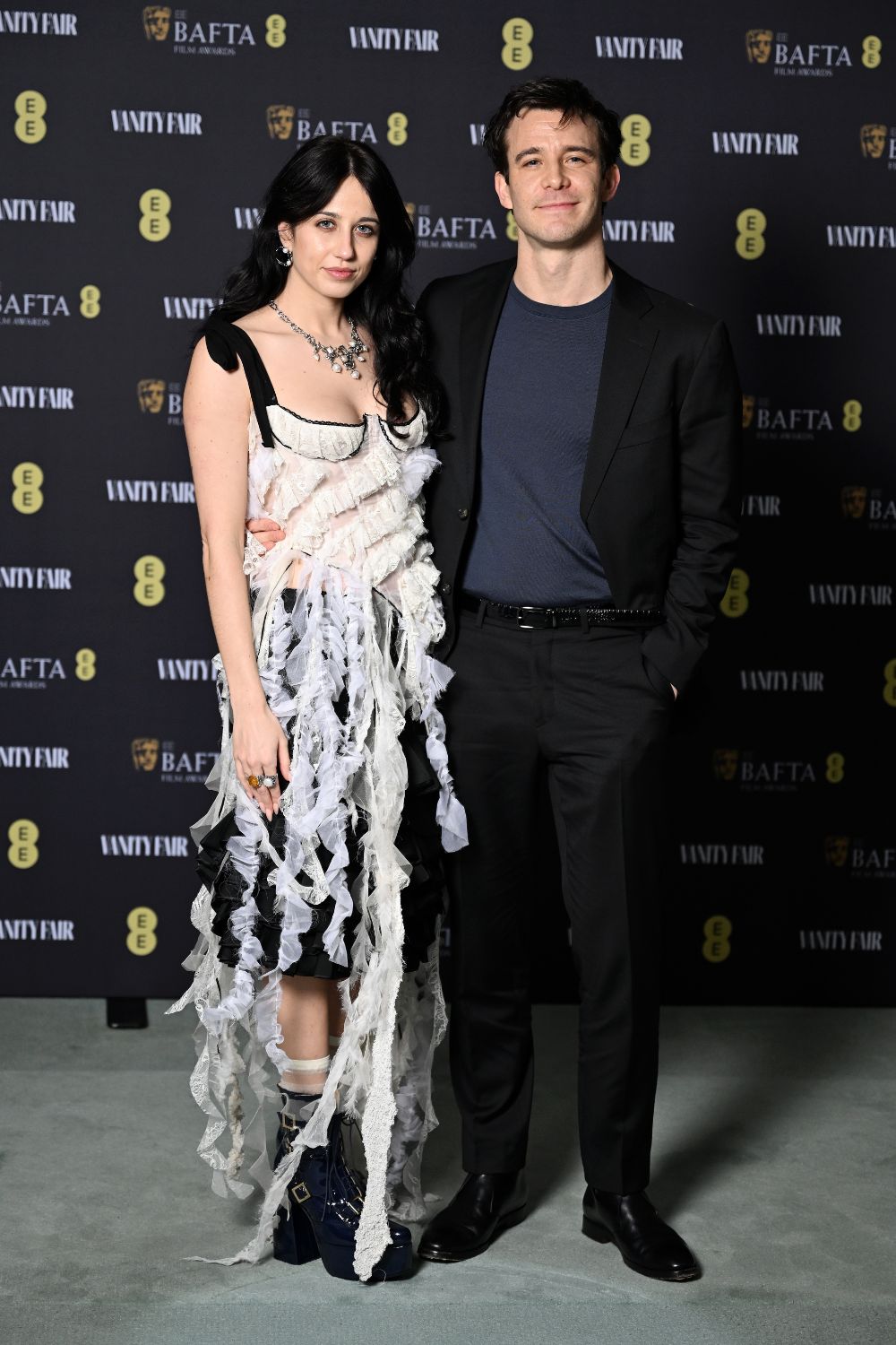 Luke Thompson and Harriet Cains Dating: Inside the Bridgerton Stars Relationship | WHO