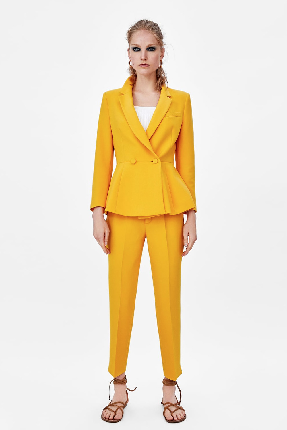 you guide on how to wear a fashionable suit this summer | WHO