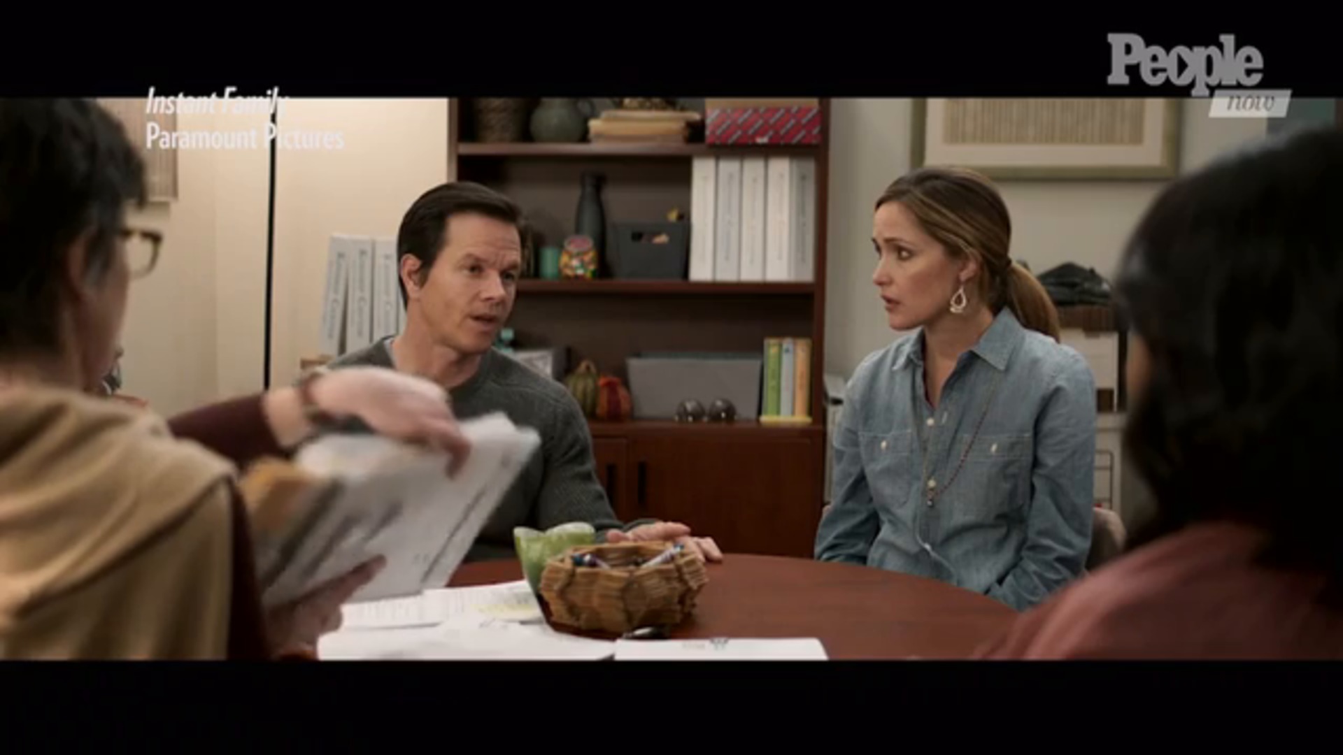 Mark Wahlberg & Rose Byrne Hope New Film 'Instant Family' Inspires ...