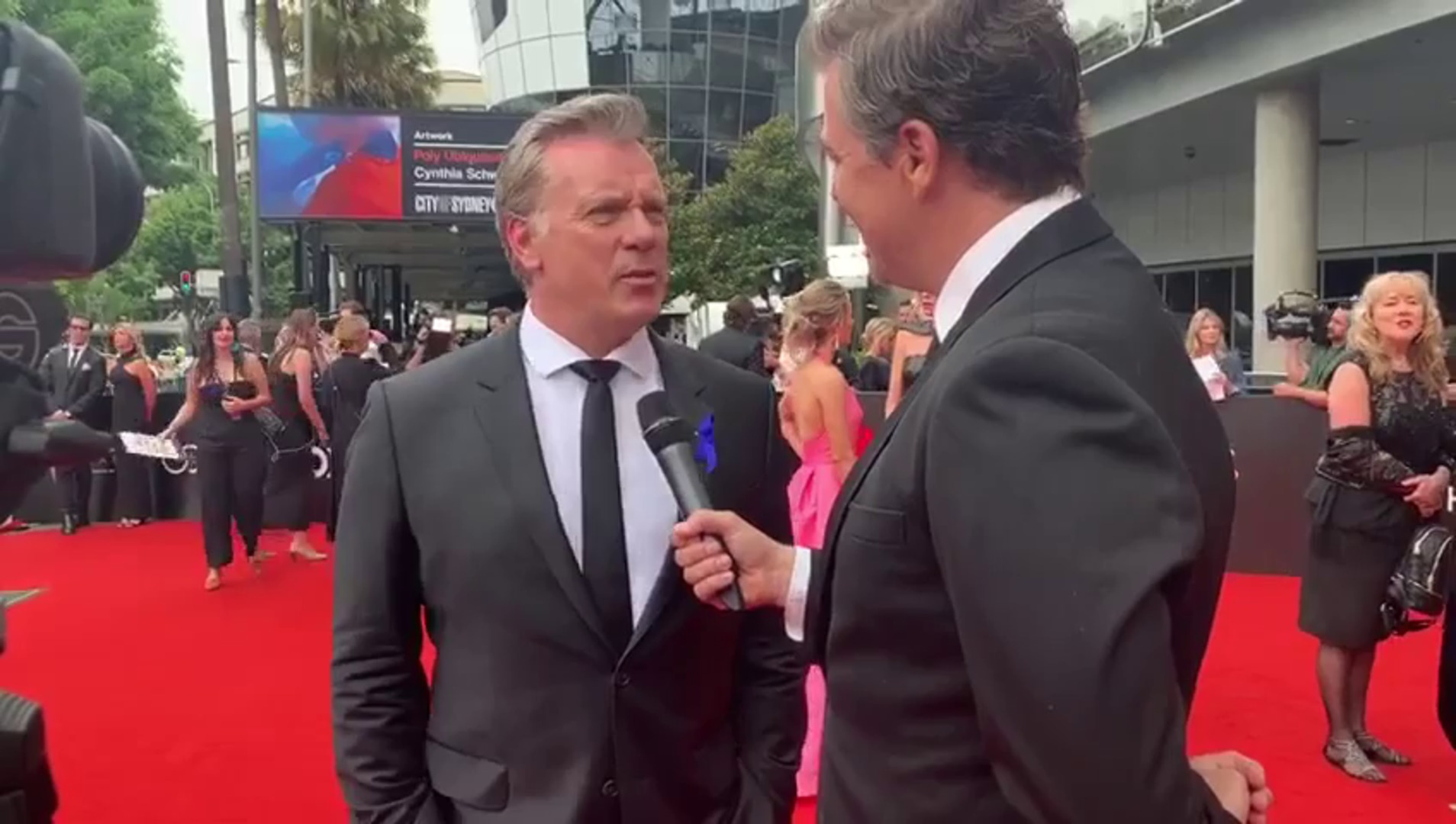 Erik Thomson shares his Christmas plans with WHO's Pete Timbs - WHO