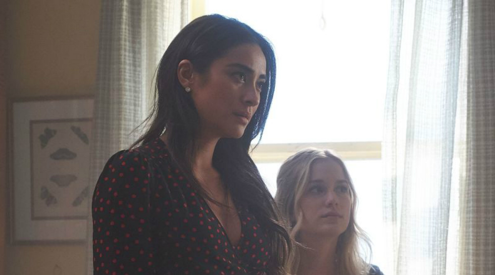 Who is the most objectionable character in Netflix series 'You'? | WHO