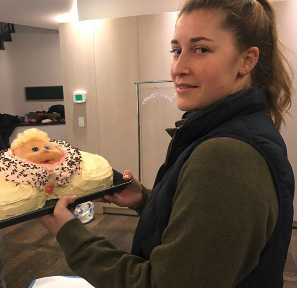 Amy Schumer just received the most graphic and rude baby cake of all ...