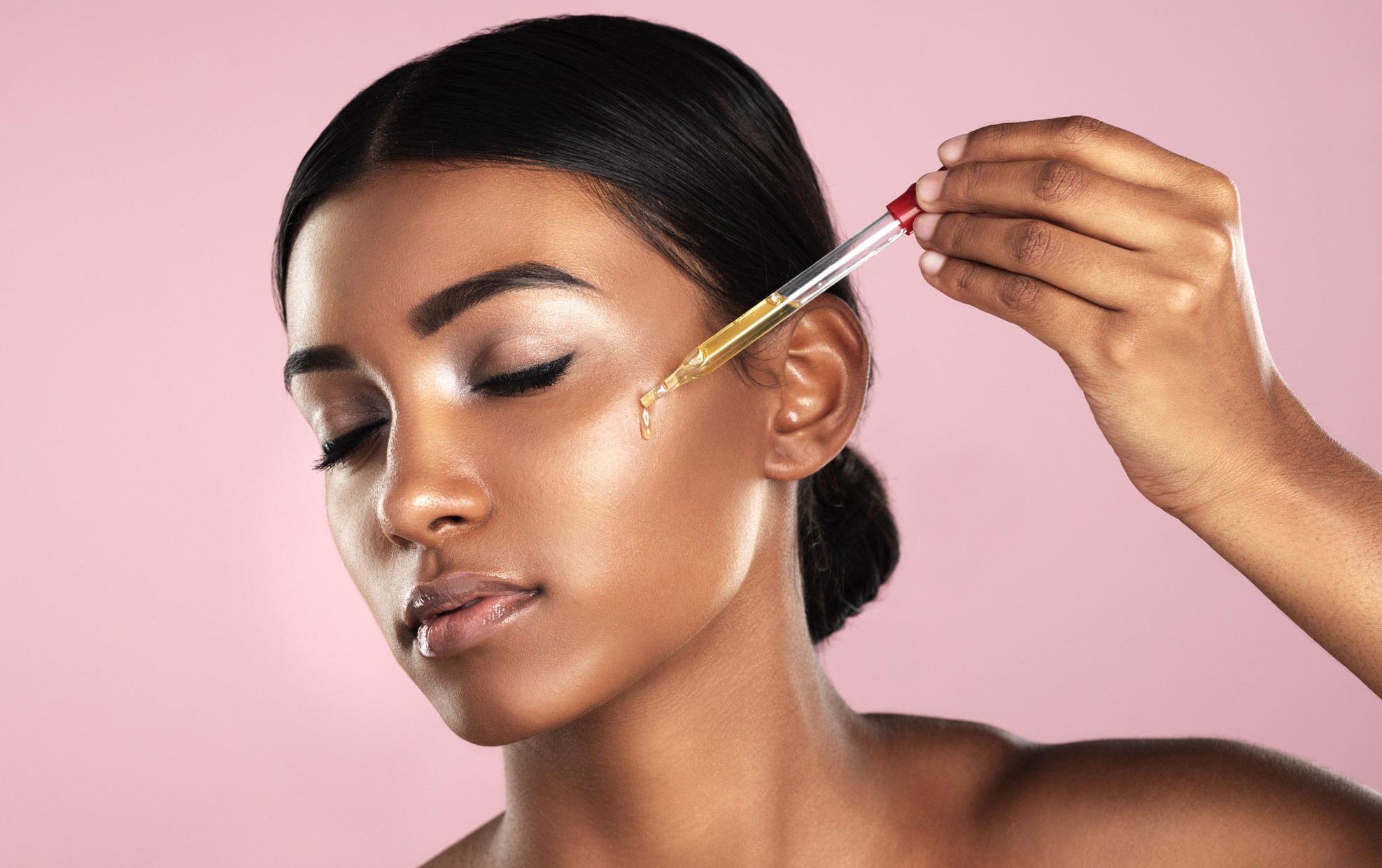Essential Oils for Acne: Top 8 Oils for Your Pimples | WHO