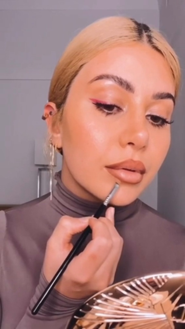 Martha's surgery-free secret to fuller lips - WHO