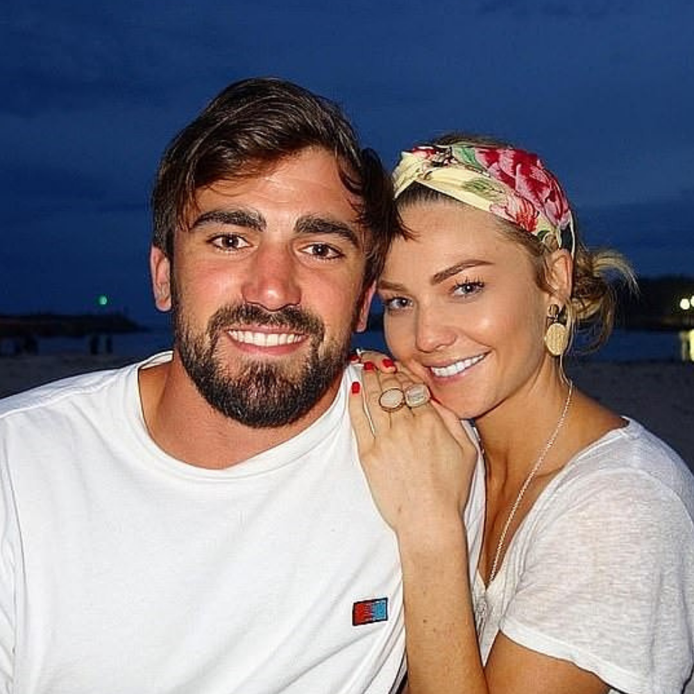 The subtle sign Sam Frost and Dave Bashford are back together | WHO
