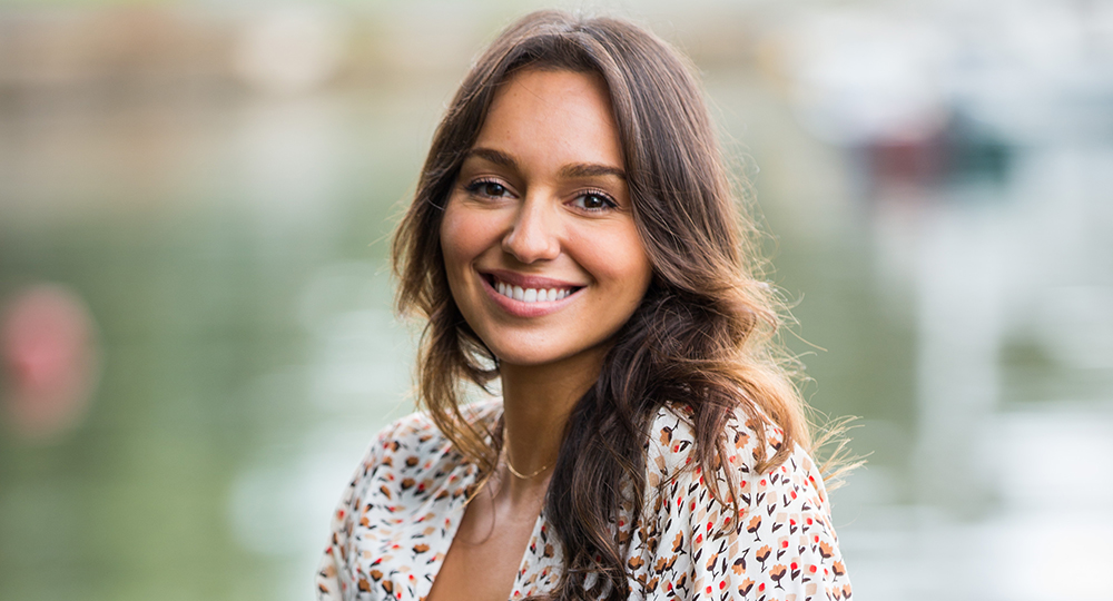 The Bachelor's Bella Varelis debuts shock new blonde look | WHO