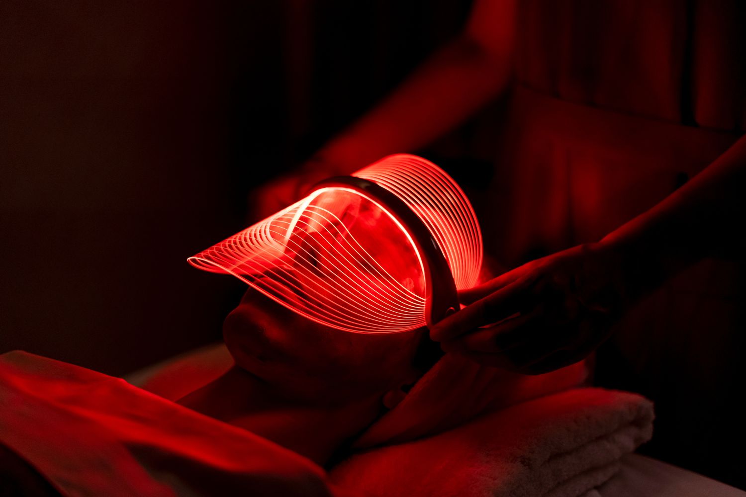 Expert Guide: The Best LED Face Masks To Buy in Australia 2024 | WHO