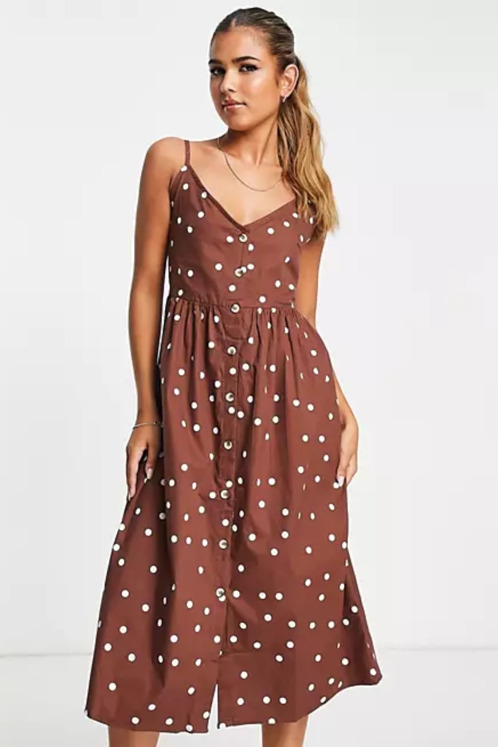 The Best Fashion Moments From Iconic Rom-Coms | WHO