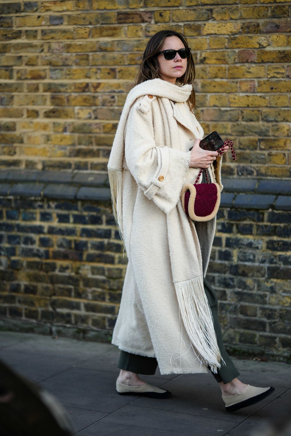 4 Ways to Wear a Scarf | WHO